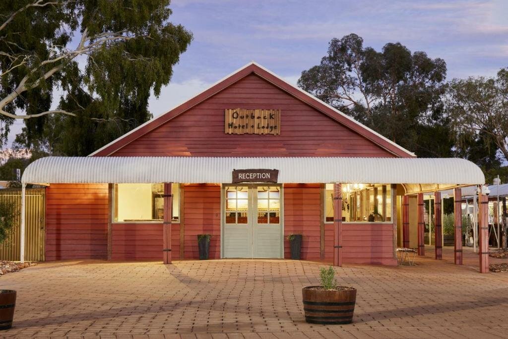 Outback Hotel & Lodge, Uluru | kimkim