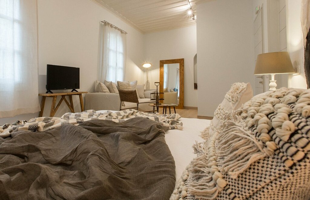 Amymone Suites, Nafplio | kimkim