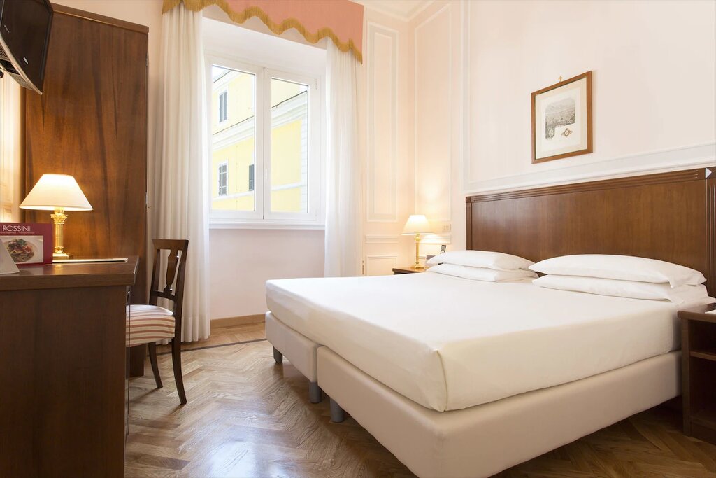 Hotel Quirinale, Rome | kimkim